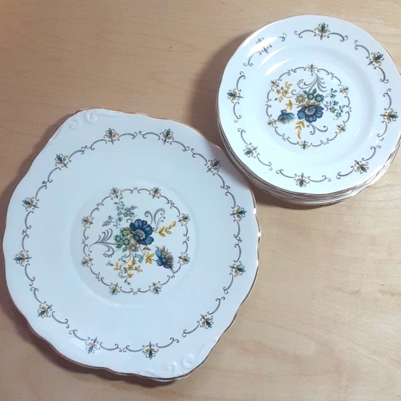 Argyle | Dining | Argyle Severing Plate And 6 Desert Plates Made In ...